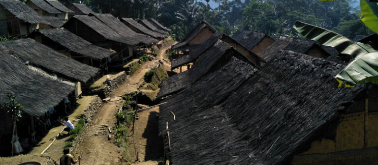 Rumah Adat Suku Baduy : Filosofi Struktur dan Kearifan Lokal