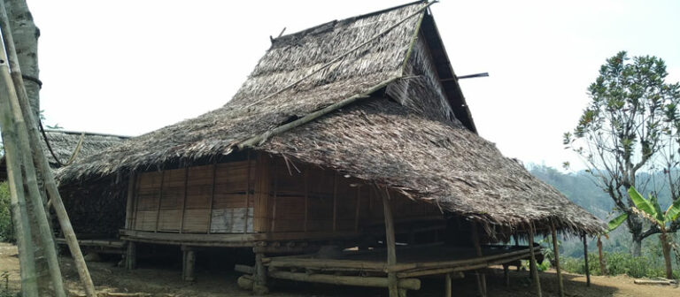 Rumah Adat Suku Baduy : Filosofi Struktur dan Kearifan Lokal